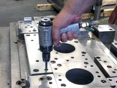 Stud bolt extractor Yokota YDP 20 | Toolstore by Luna Group